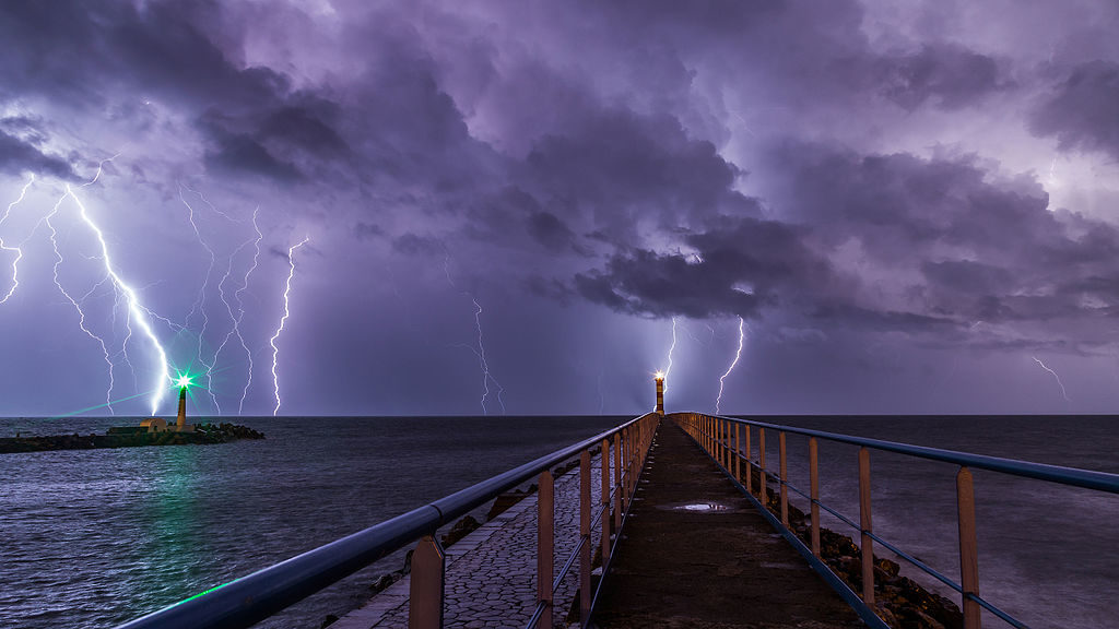 What You Should Know About Lightning If You’re Heading Out to Sea